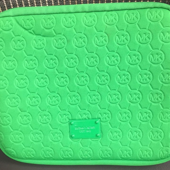 Michael Kors | Bags | Michael Kors Green Pocketbook With Signature Mk ...